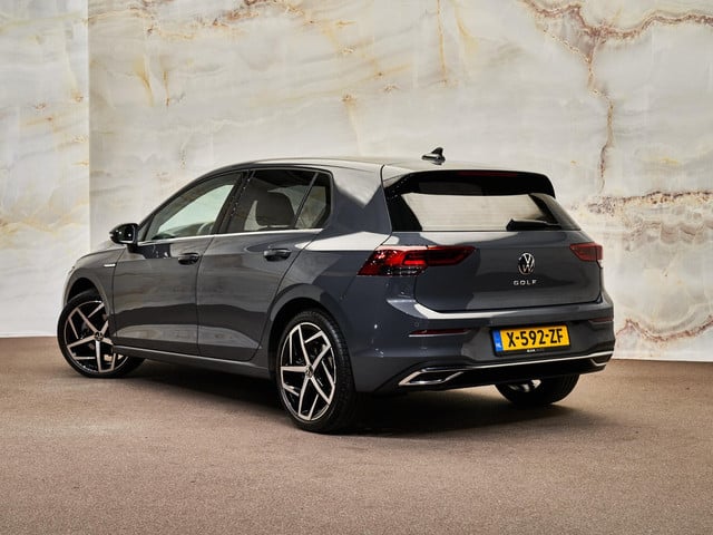 Volkswagen Golf 1.5 eTSI Style, 18", camera, ACC, massage, memory ...